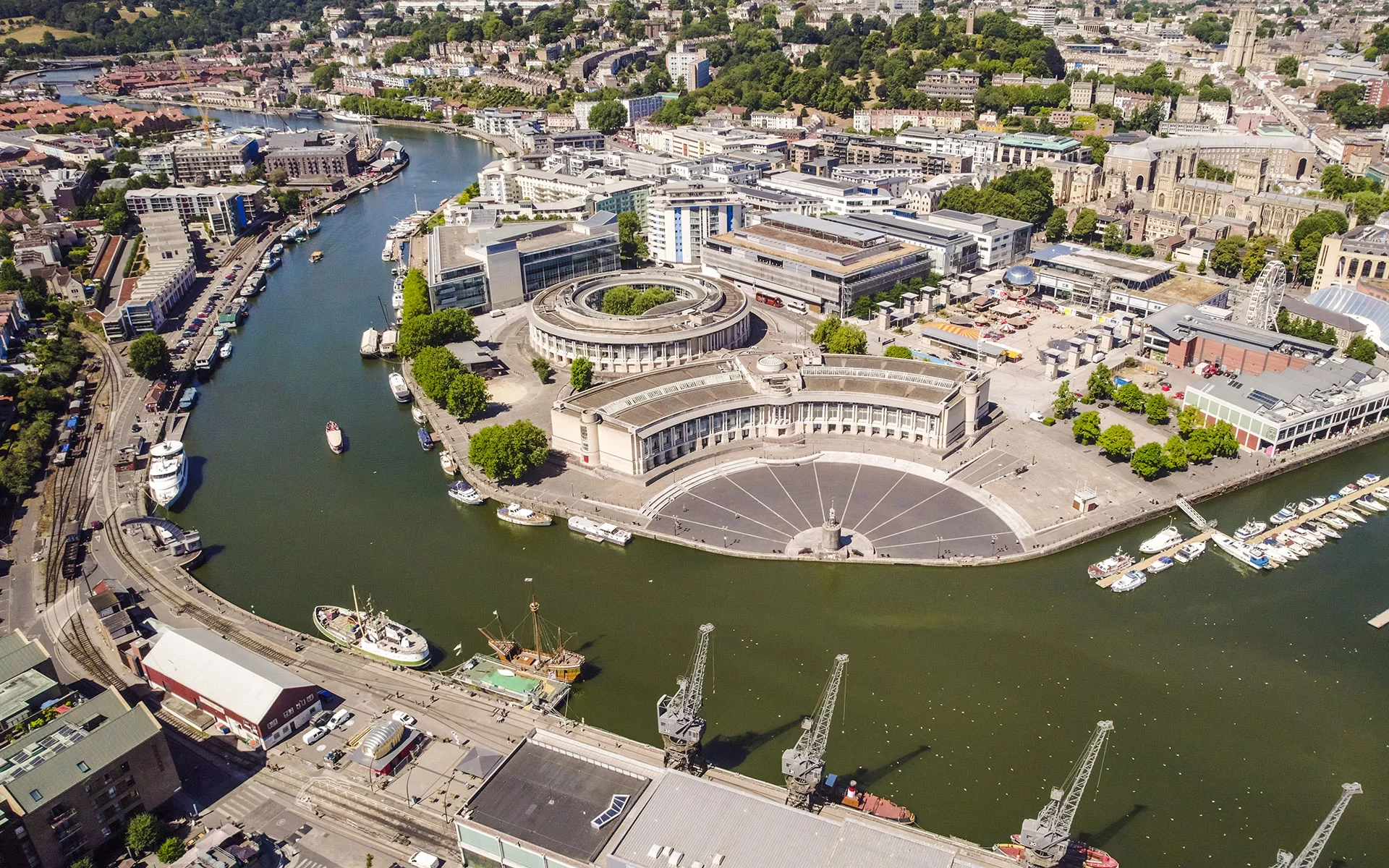International Relocation and Shipping to Great Britain